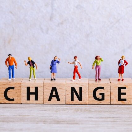 風の時代の引きこもりチャットレディ、求む！ - 在宅チャットレディ専門の「ライジングチャット」